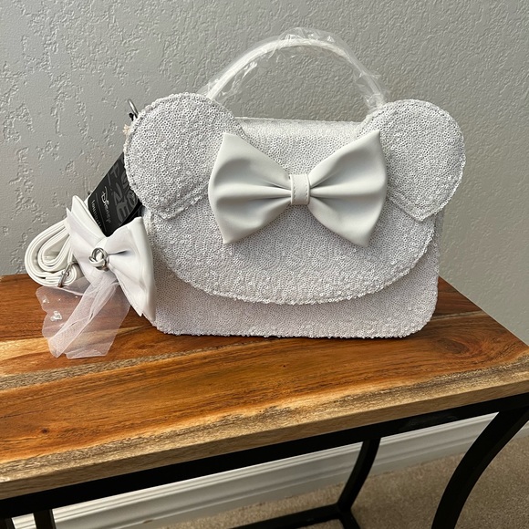 Loungefly | Bags | Loungefly Minnie Mouse Wedding Crossbody Purse Nwt ...